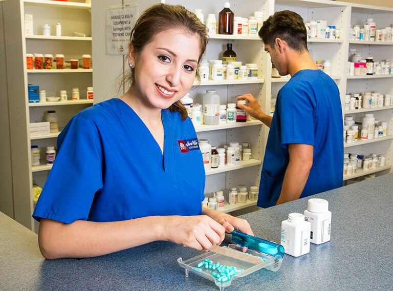 Pharmacy Technician: Salary, Skills & Career Guide UK 2025 - Freshscoop ...